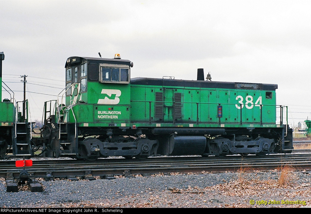 BN 384 (SW1000) at Aurora Ill 11/13/1989 (Approximate photo date)